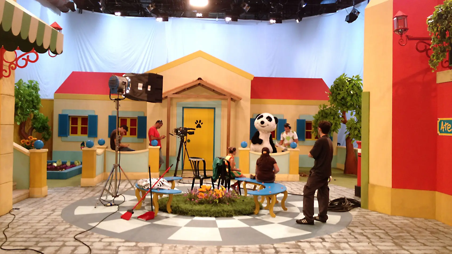 O Bairro do Panda - Coral Europa