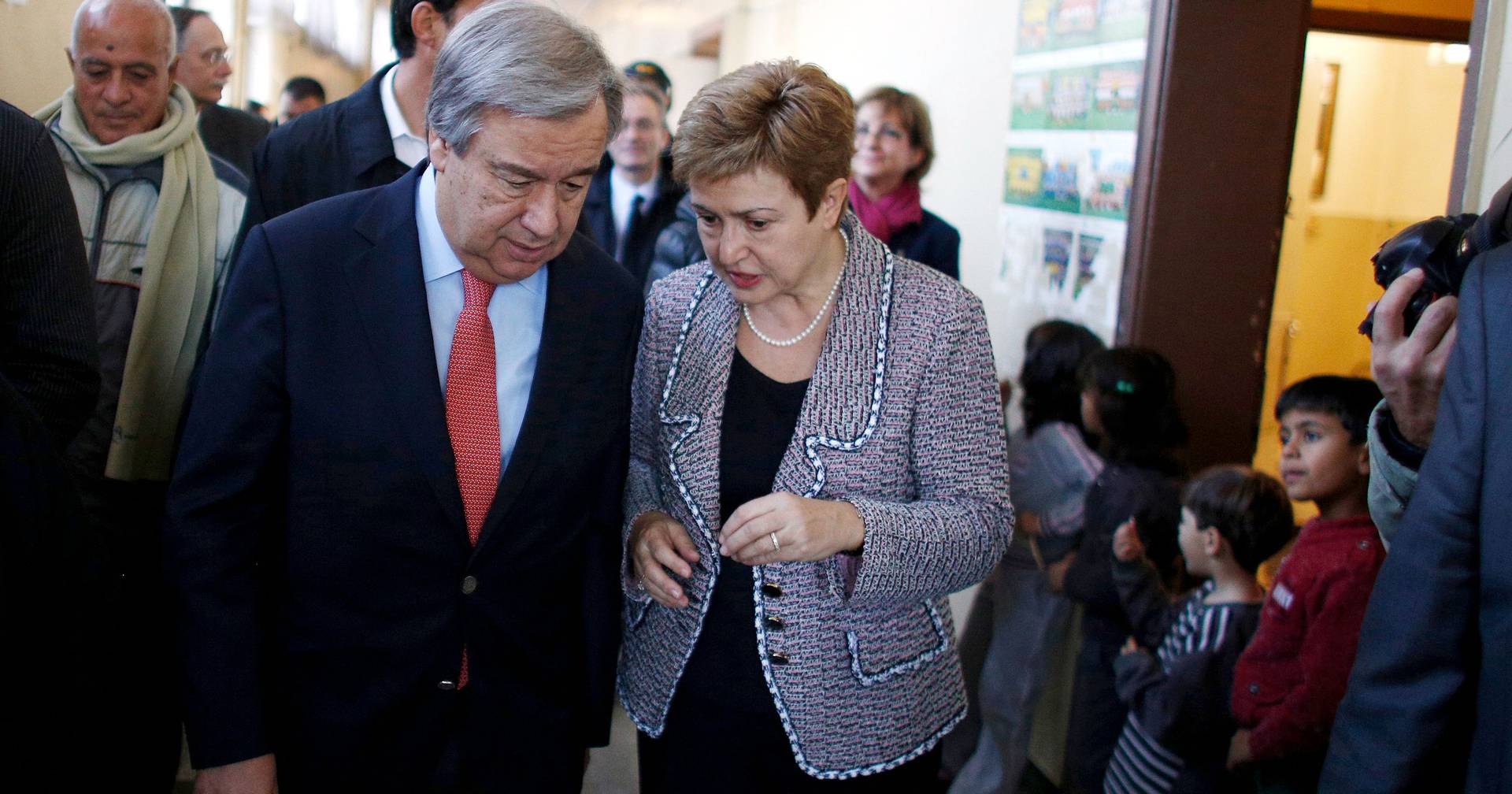 “Parabéns e boa sorte”, diz a ex-adversária Georgieva - Expresso