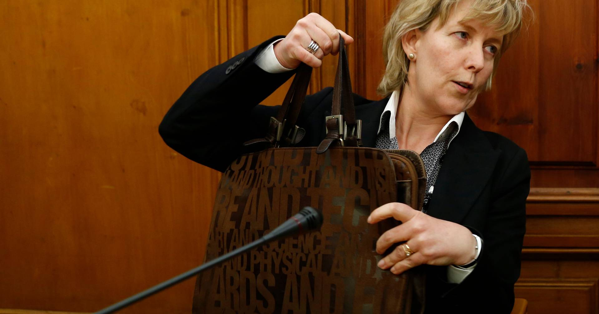 Maria Luís Albuquerque admite novo grande supervisor europeu e está ...