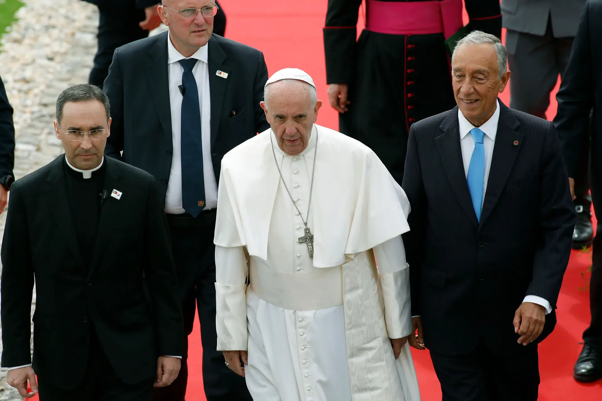 Expresso | As imagens dos primeiros minutos do Papa em Portugal
