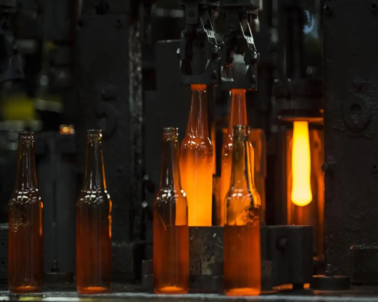 BA Glass investe mil milhões de euros nas suas 12 fábricas nos próximos ...