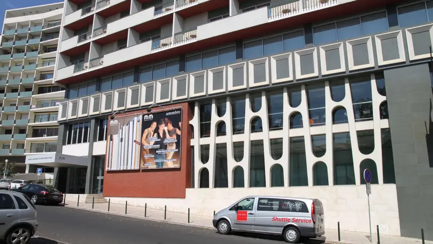 Expresso | Petição contra a privatização do Teatro Maria Matos entregue ...