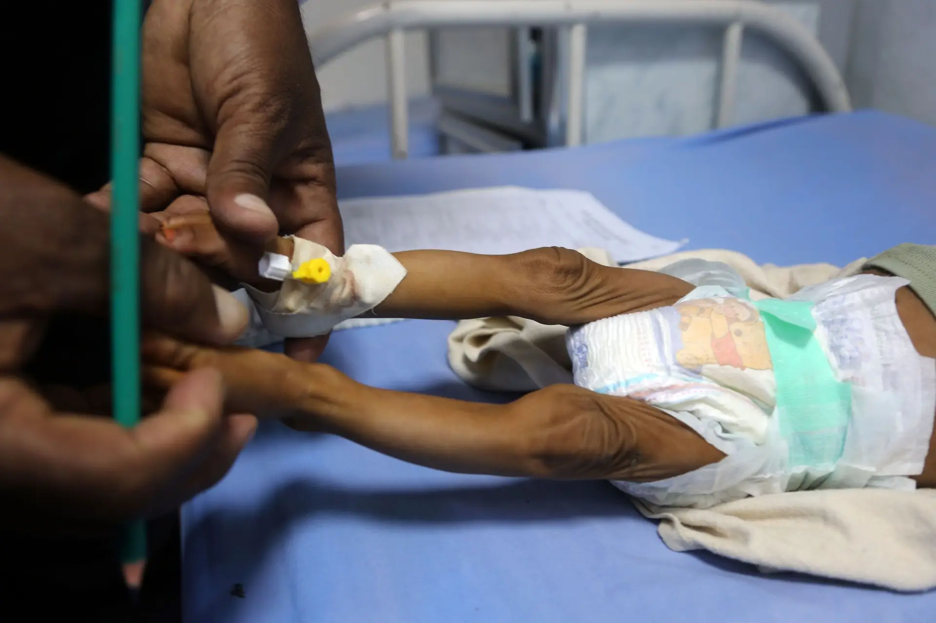Há 400 mil crianças subnutridas no Iémen por causa de uma guerra que já ...