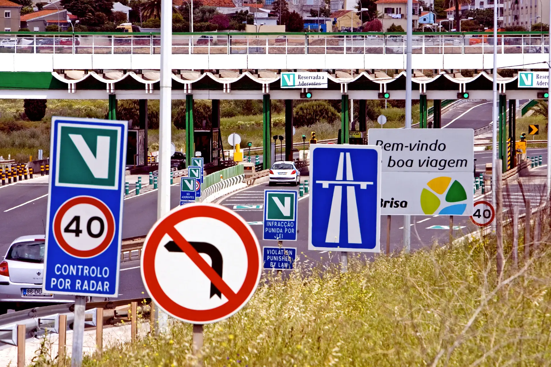 Autoestradas do Douro Litoral à venda. Brisa é uma das possíveis ...