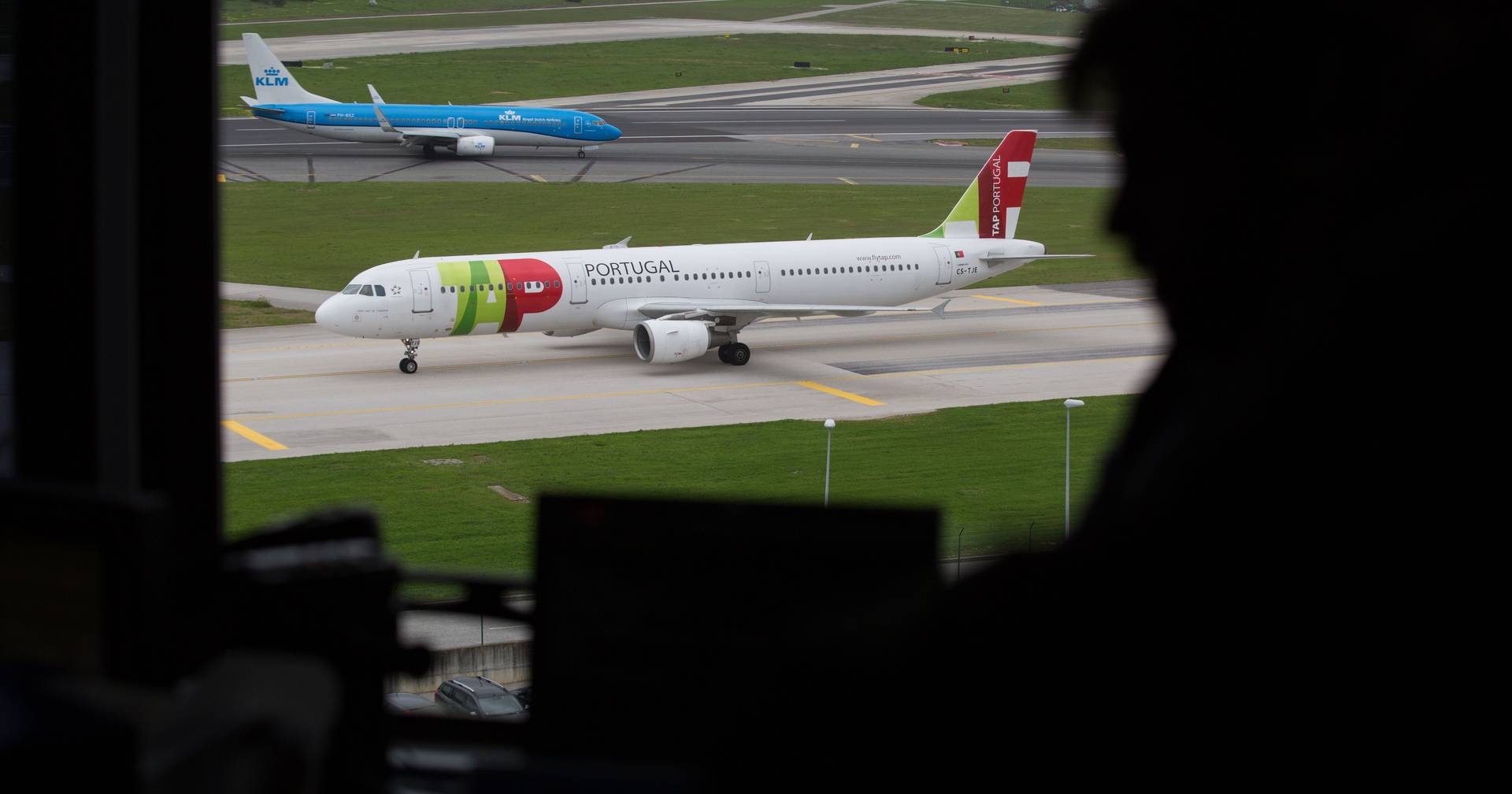 Vários voos cancelados em Lisboa devido a problemas técnicos em ...