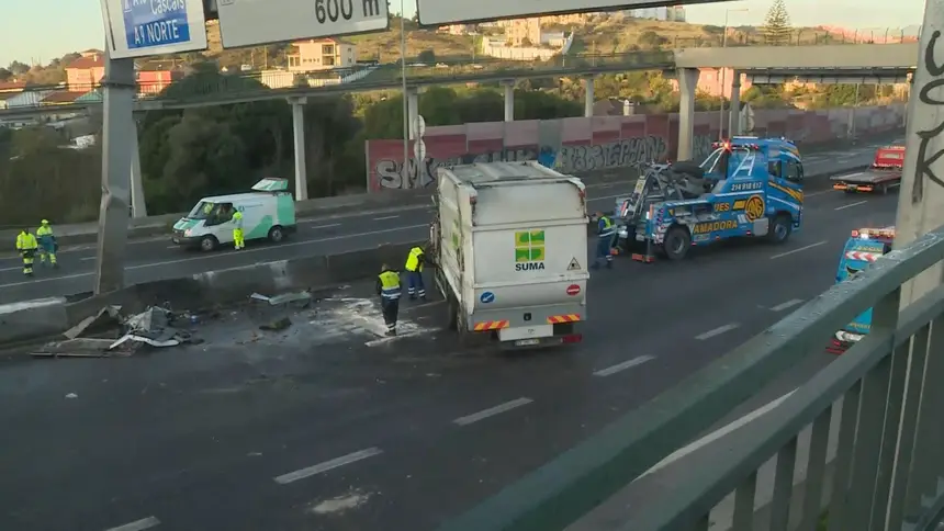 Reaberta via da direita do IC19 no sentido Sintra-Lisboa seis horas ...