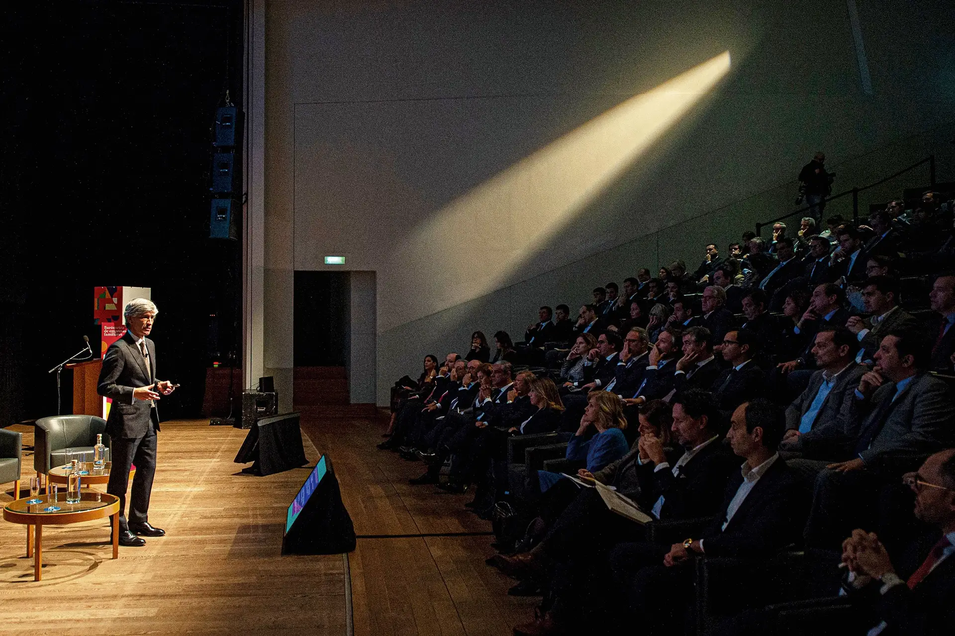 Expresso | Otimistas mas atentos a inversões na economia