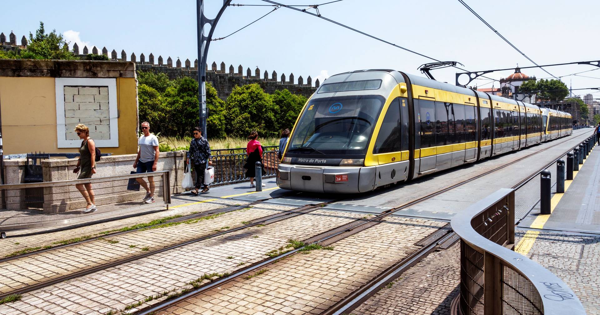 Metro do Porto avança com a linha Rosa - Expresso