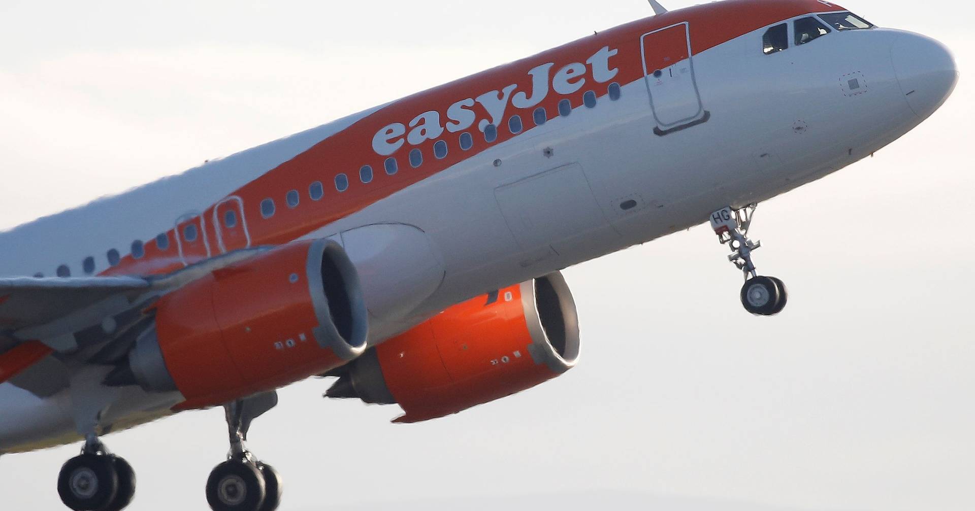 EasyJet cria 30 postos de trabalho com mais um avião em Faro - Expresso