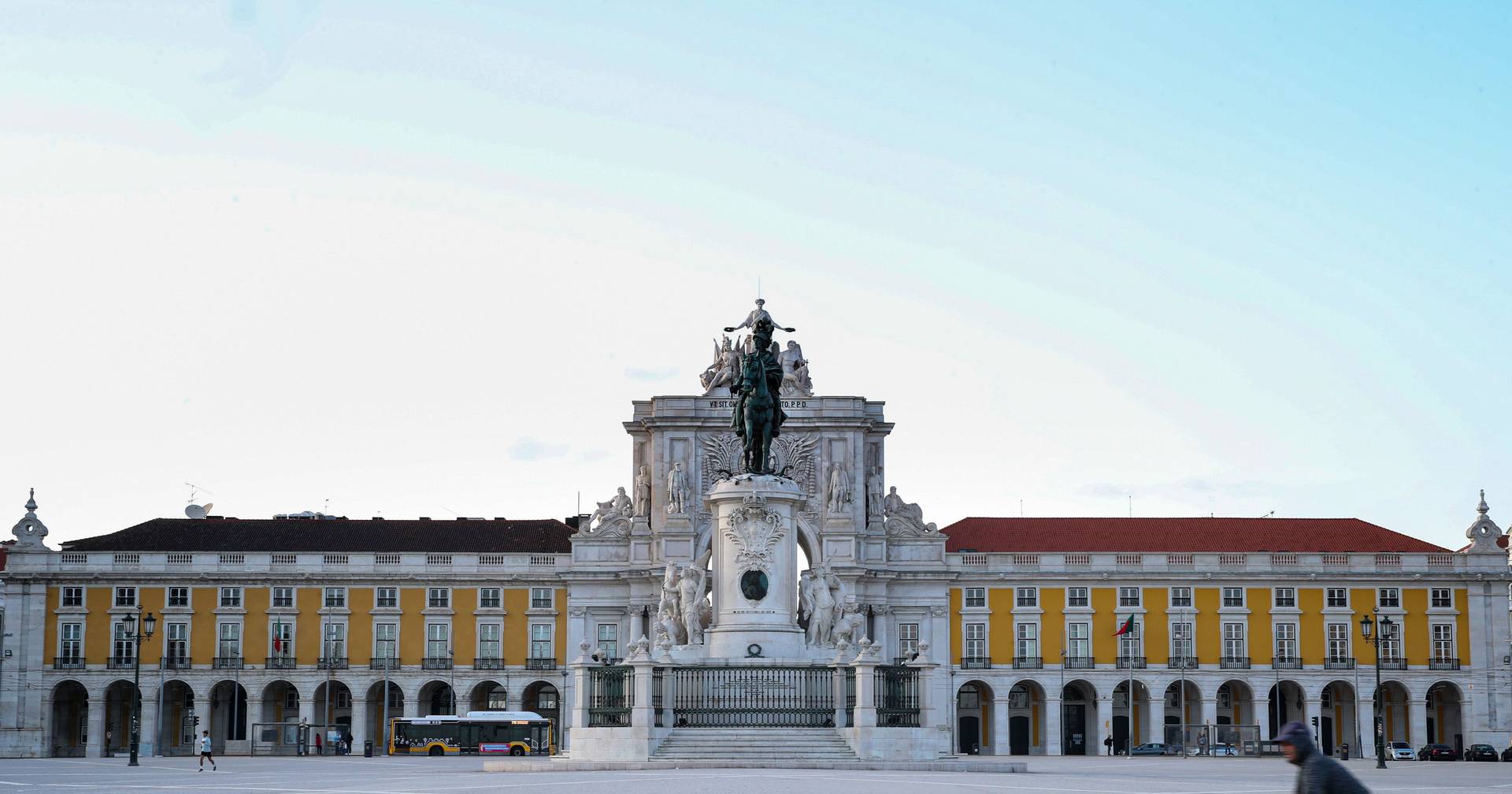 INE confirma crescimento do PIB de 1,9% em 2025, com as famílias e o ...