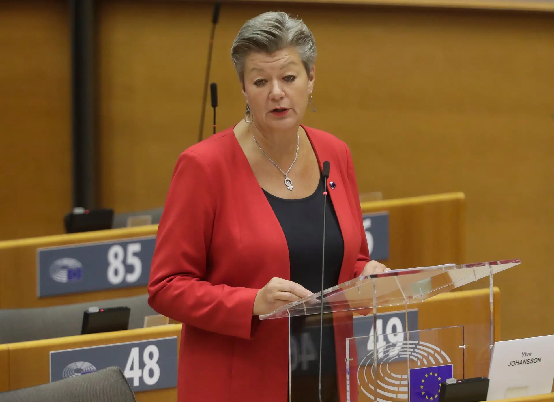 Migrações. Cerca de 400 menores em Moria transferidos para o continente ...