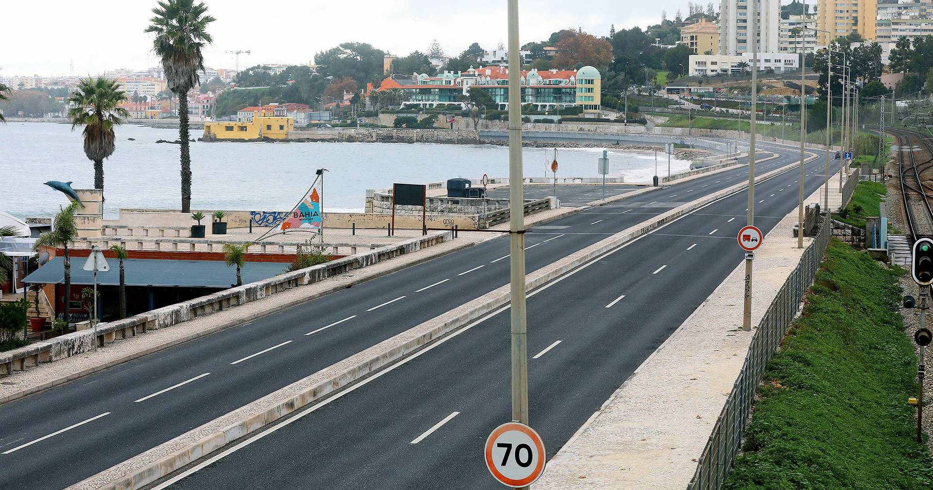 Avenida Marginal em Cascais vai ter limites de 50 km/h em toda a ...