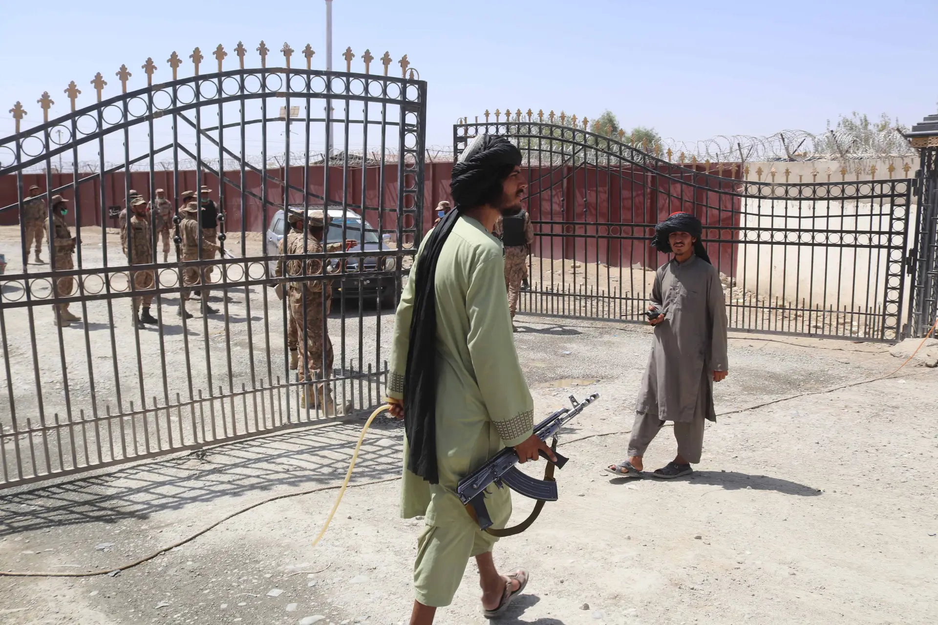 Afeganistão: UE critica novo Governo afegão por não ser "inclusivo nem ...