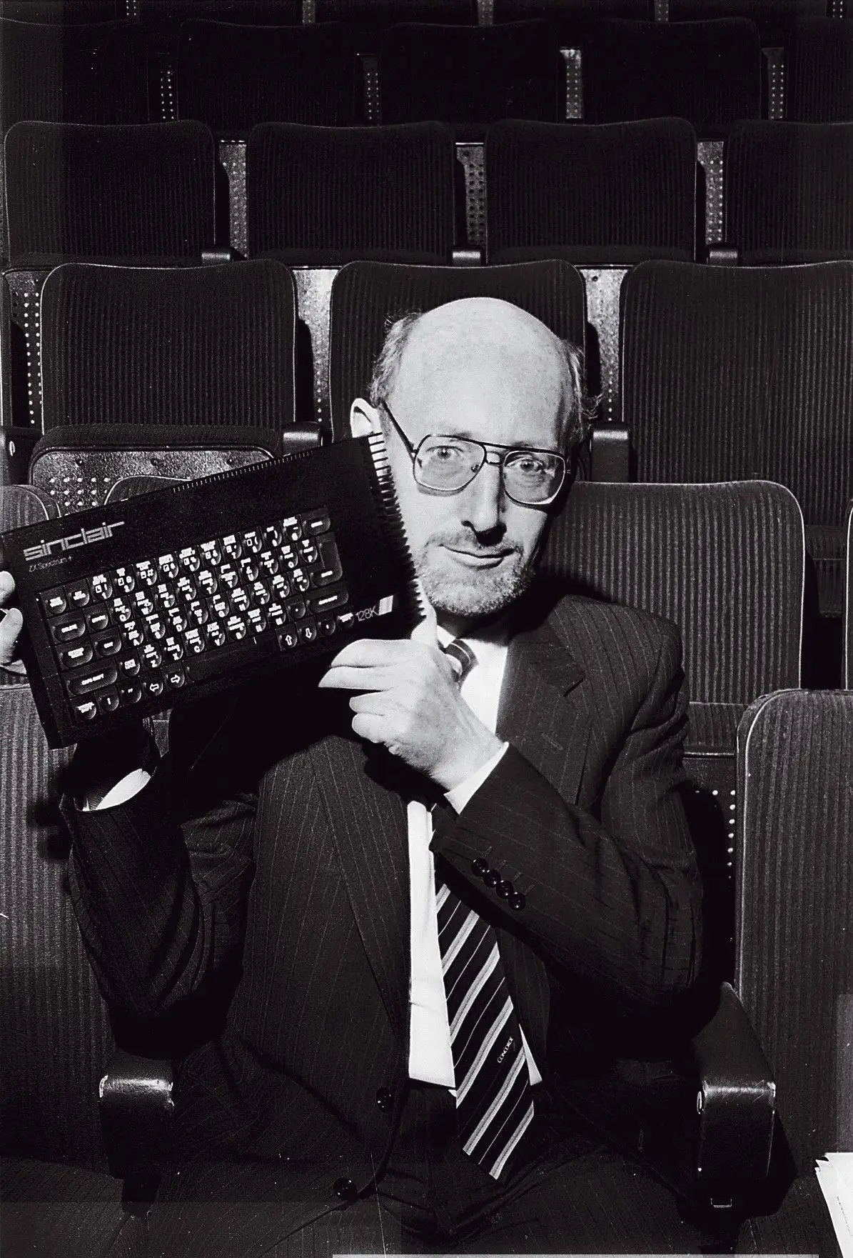 Clive Sinclair, o inventor do ZX Spectrum que não usava computador ...