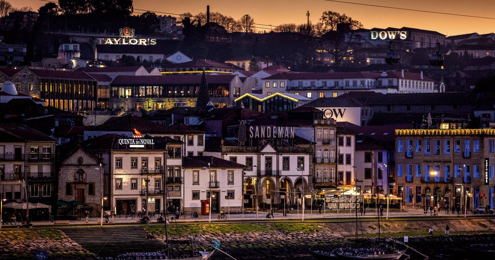 Porto conquista turistas e aviões para bater recordes em abril - Expresso