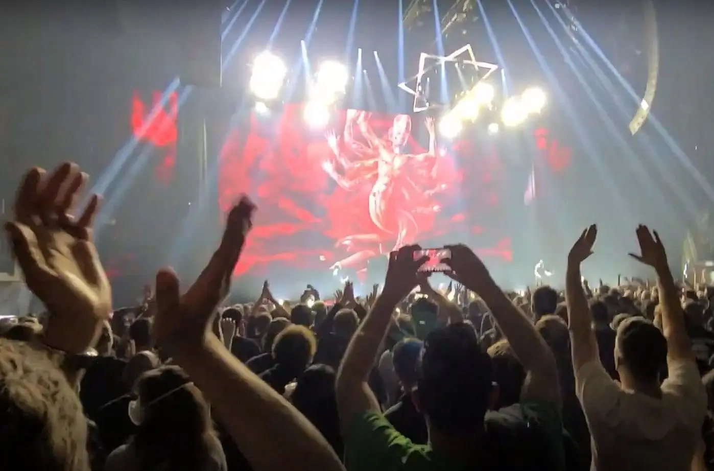 Os Tool pararam concerto para acudir fã em apuros. O momento foi ...