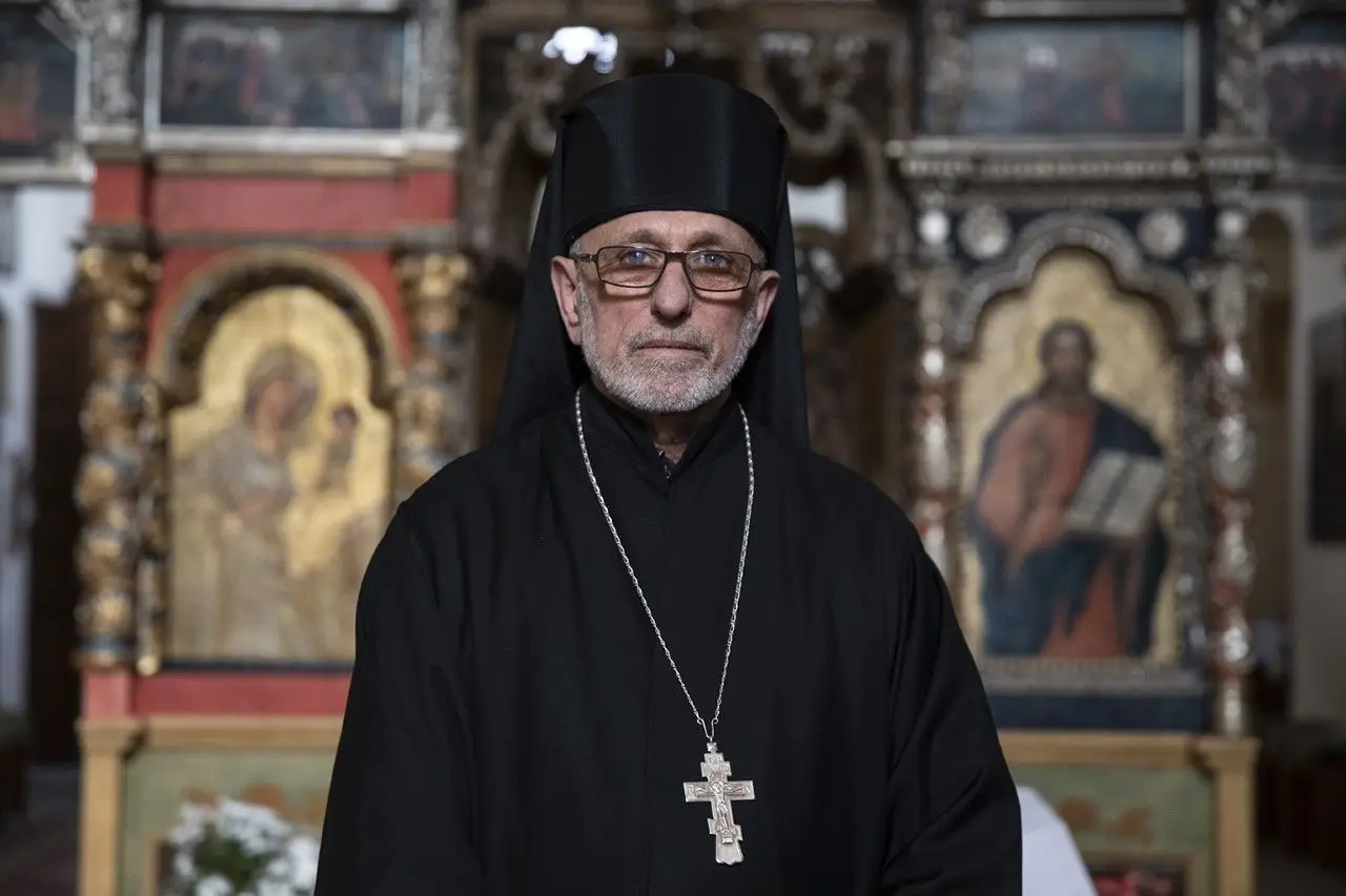 “Tenho guardado todas as garrafas de vinho da eucaristia, vamos ...