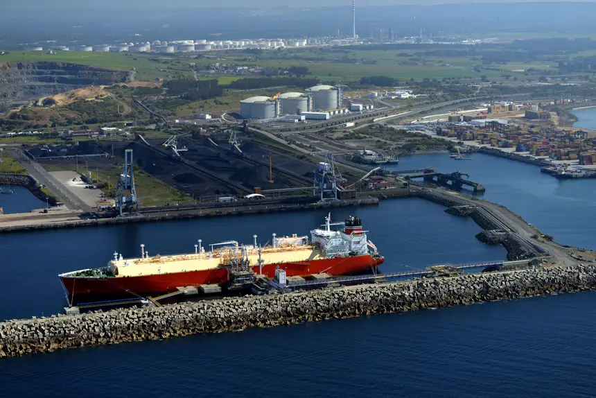 Expresso | Porto de Sines garante haver espaço para um novo terminal de ...