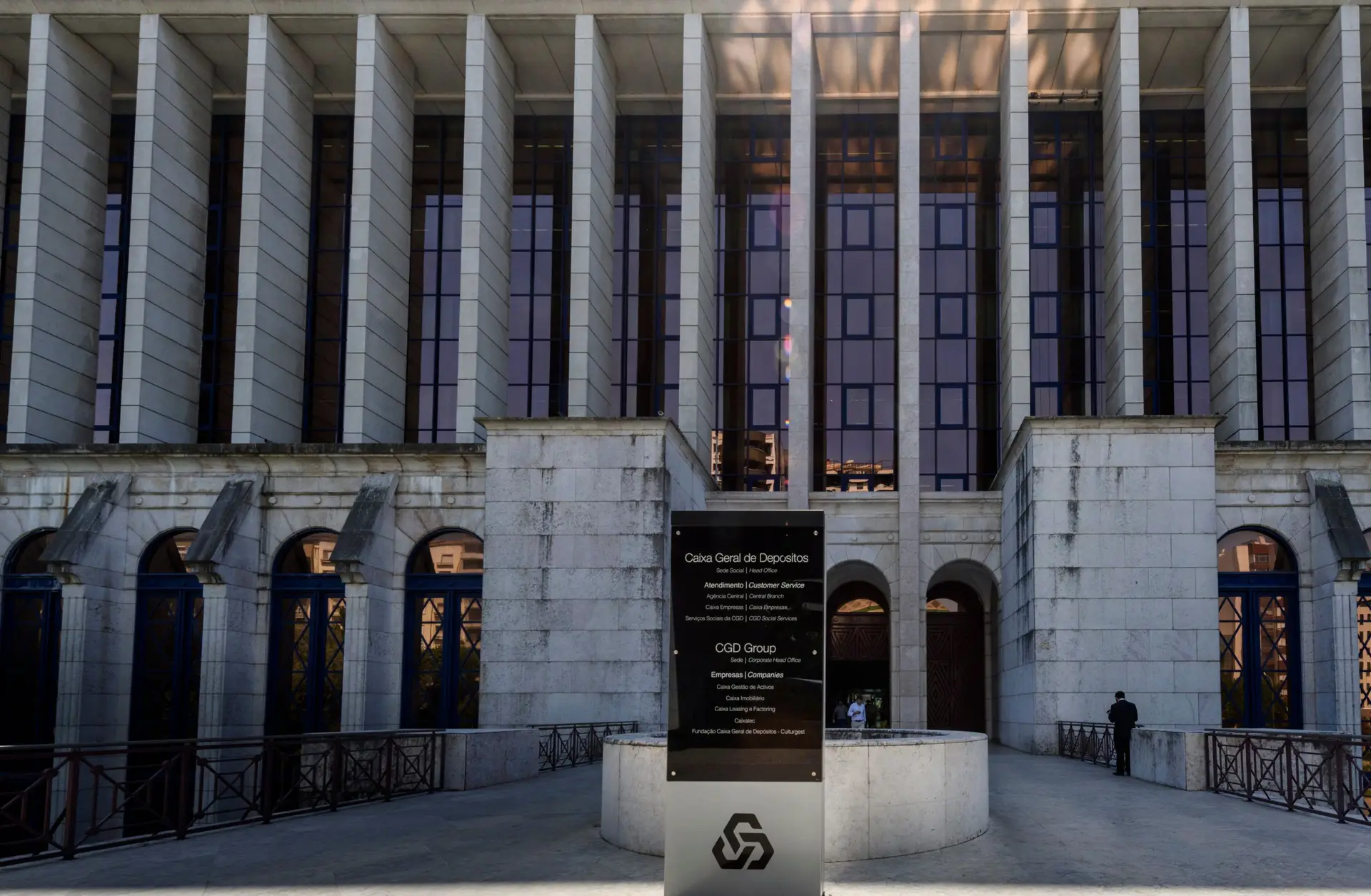 CGD enfrenta greve: quais os argumentos dos trabalhadores? - Expresso