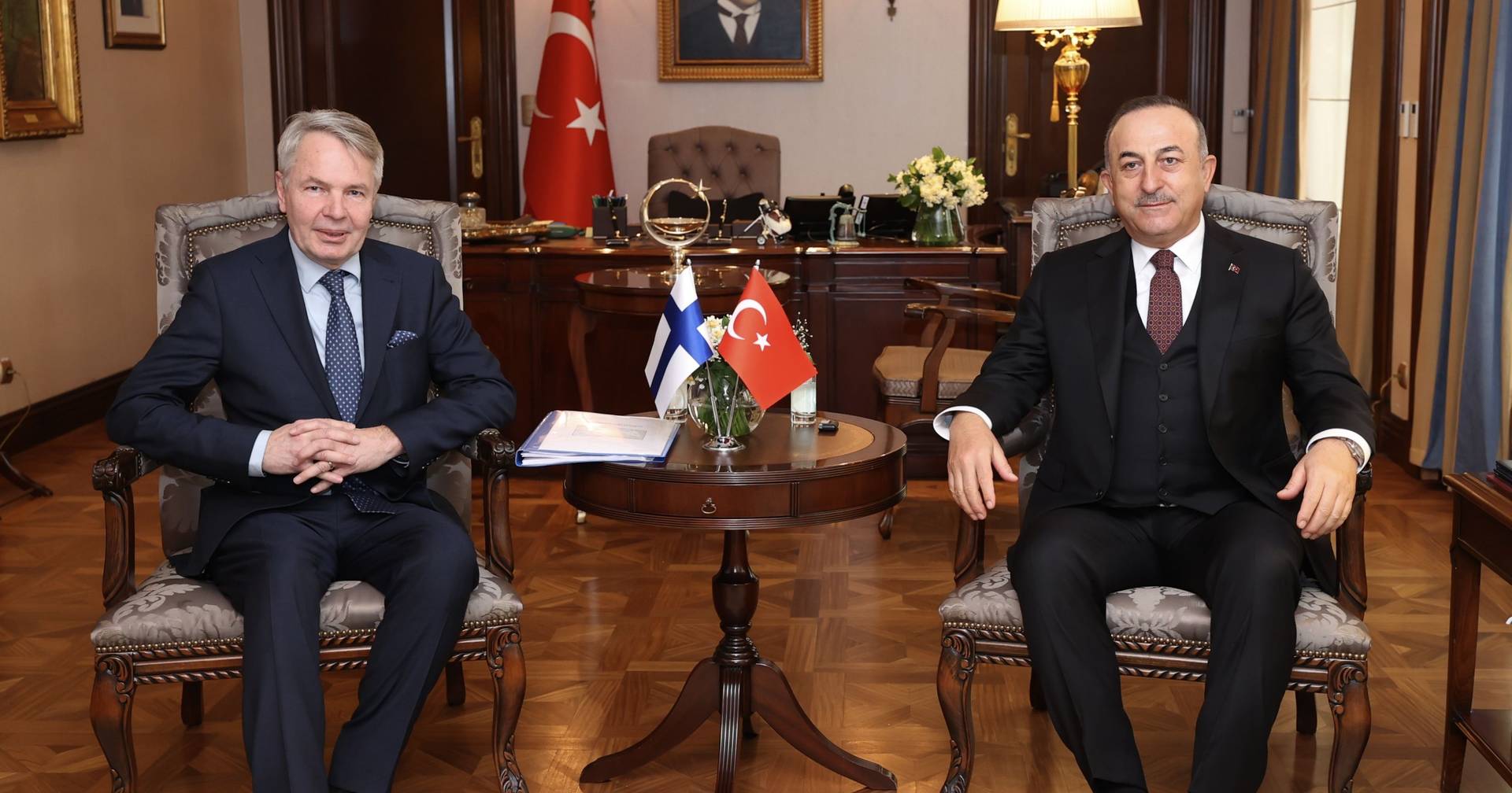 NATO: Finlândia admite que veto turco atrasará adesão em "várias ...