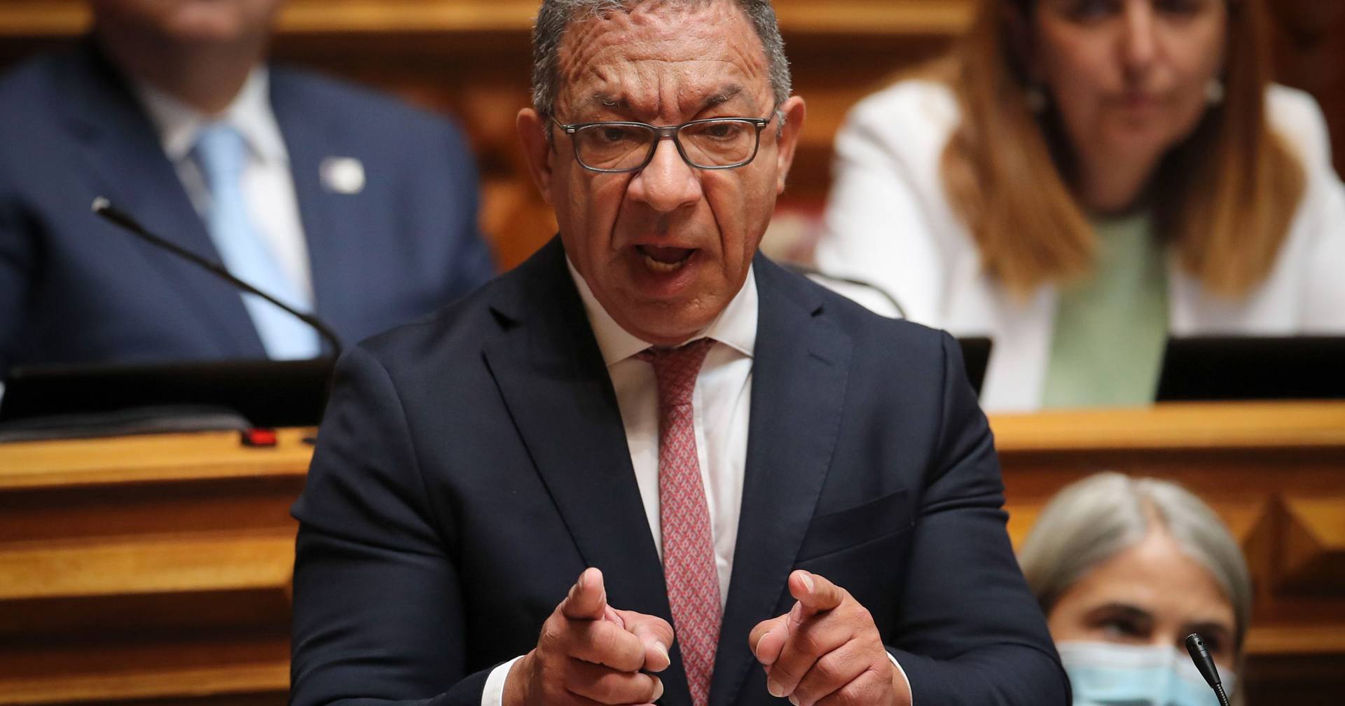 Duarte Pacheco de saída do Parlamento: “Vira-se uma página, abre-se ...