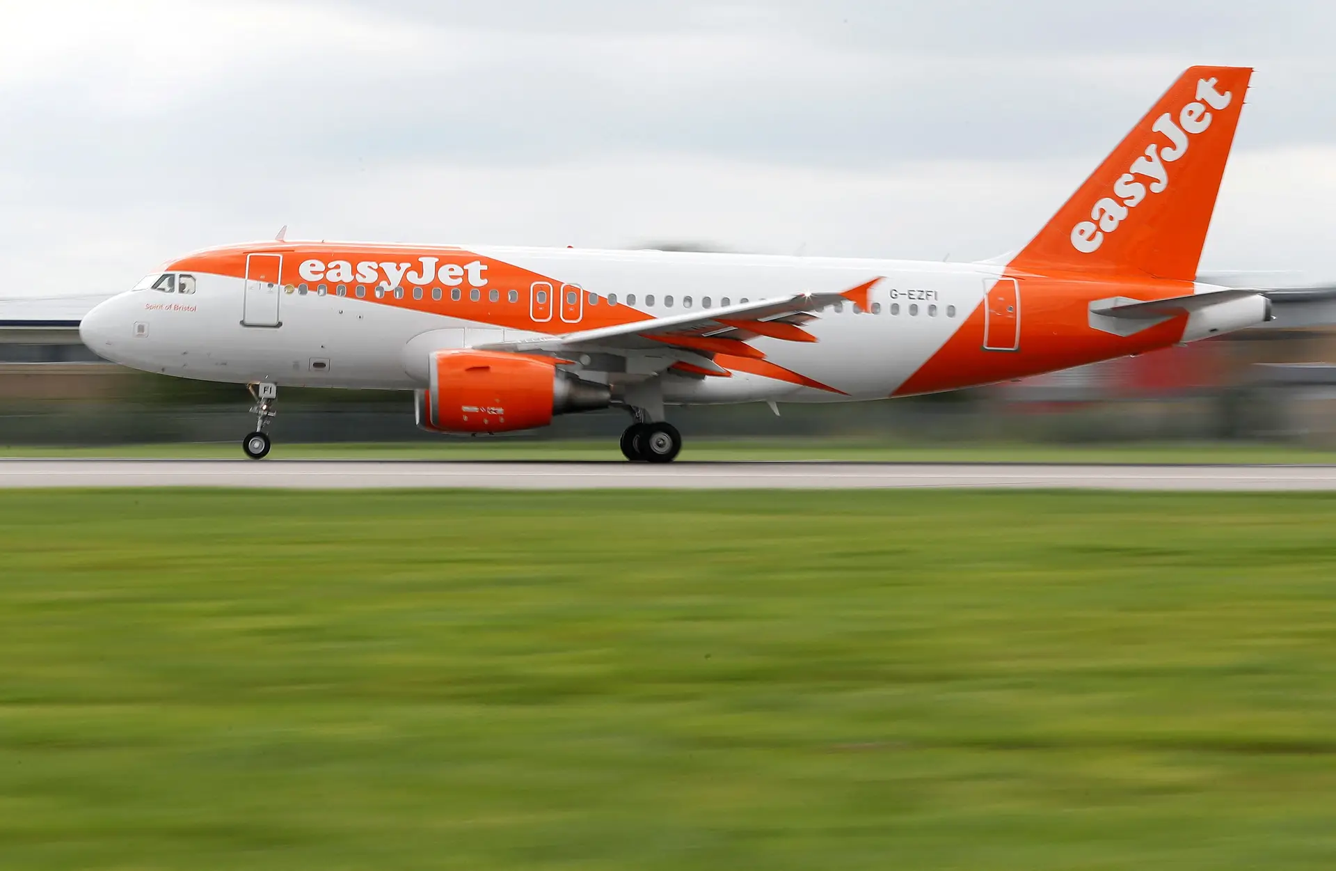 EasyJet passa a operar exclusivamente no Terminal 1 no aeroporto de ...