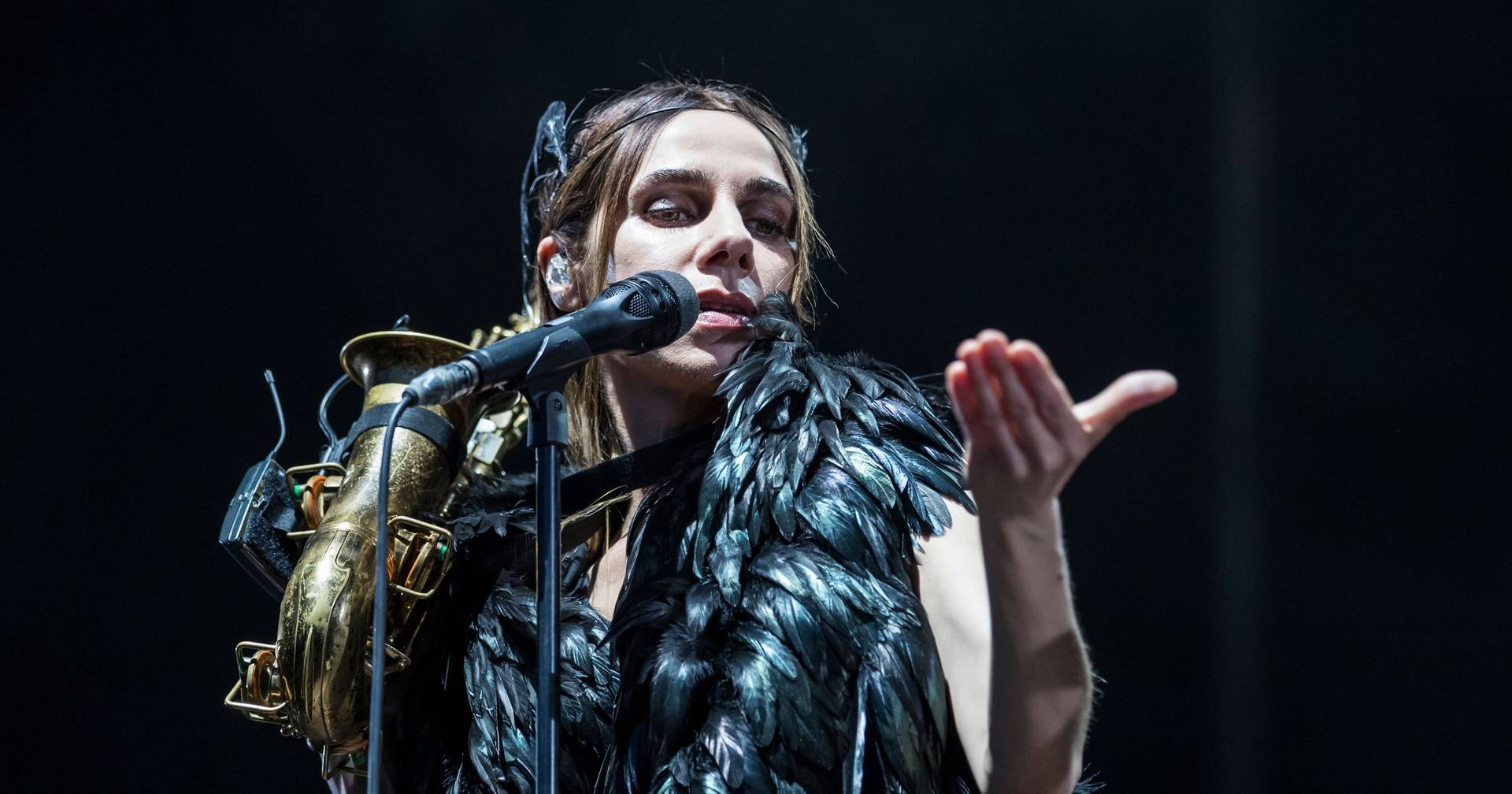 A versão arrepiante que PJ Harvey fez para uma canção de Leonard Cohen ...