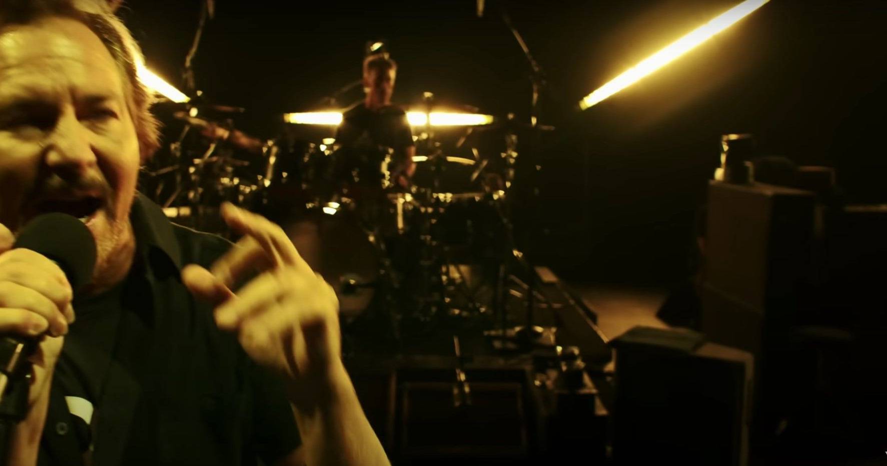 Pearl Jam partilham novo videoclip: veja ‘Quick Escape’ - Expresso