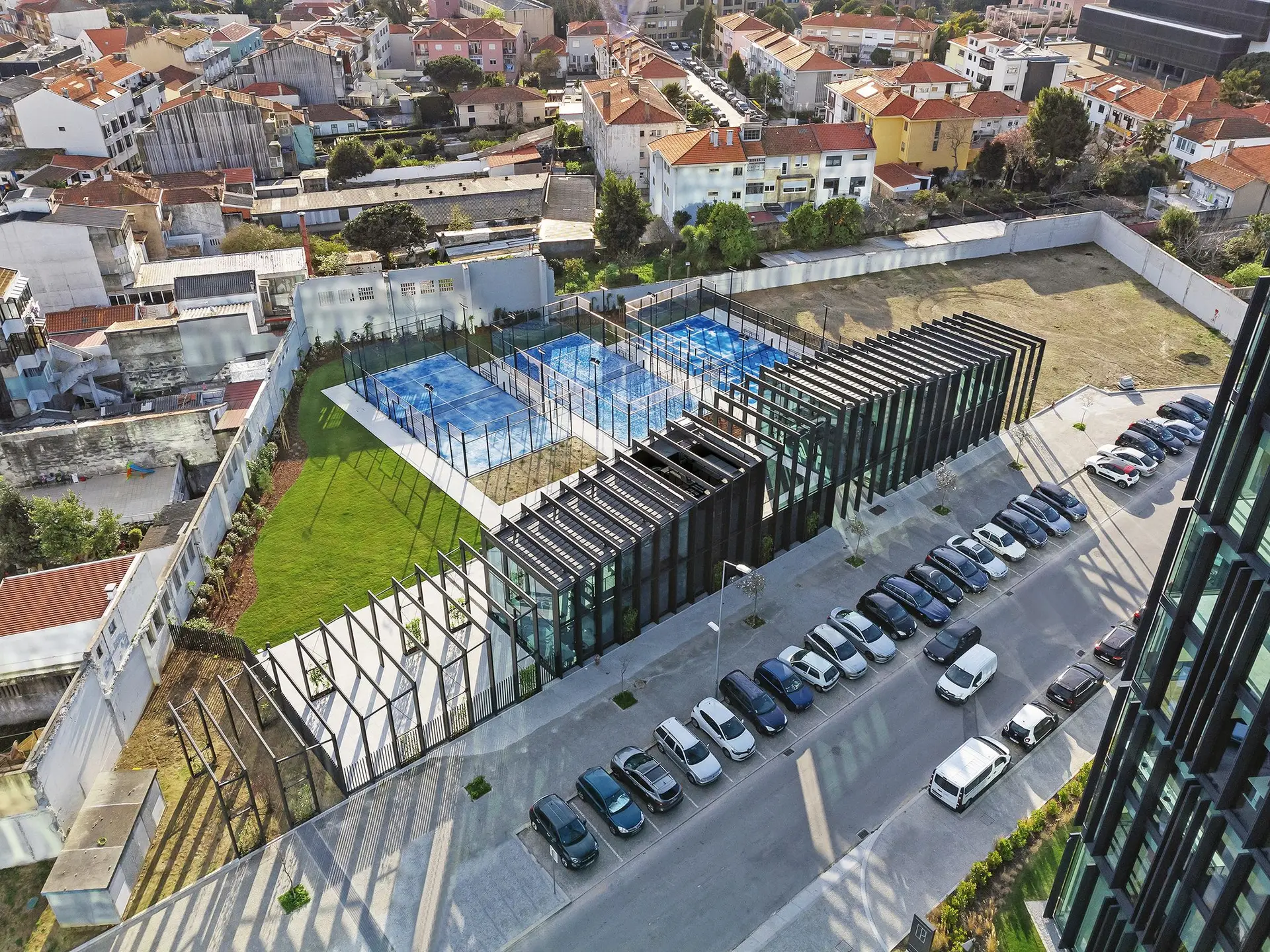 Porto dá nova vida aos edifícios de escritórios - Expresso