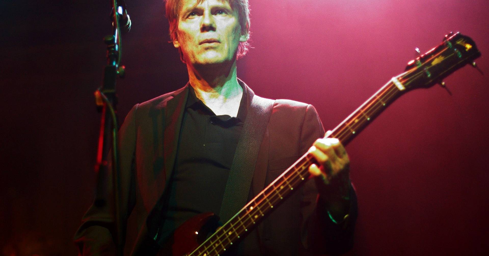 Morreu Darryl Hunt, baixista dos Pogues - Expresso