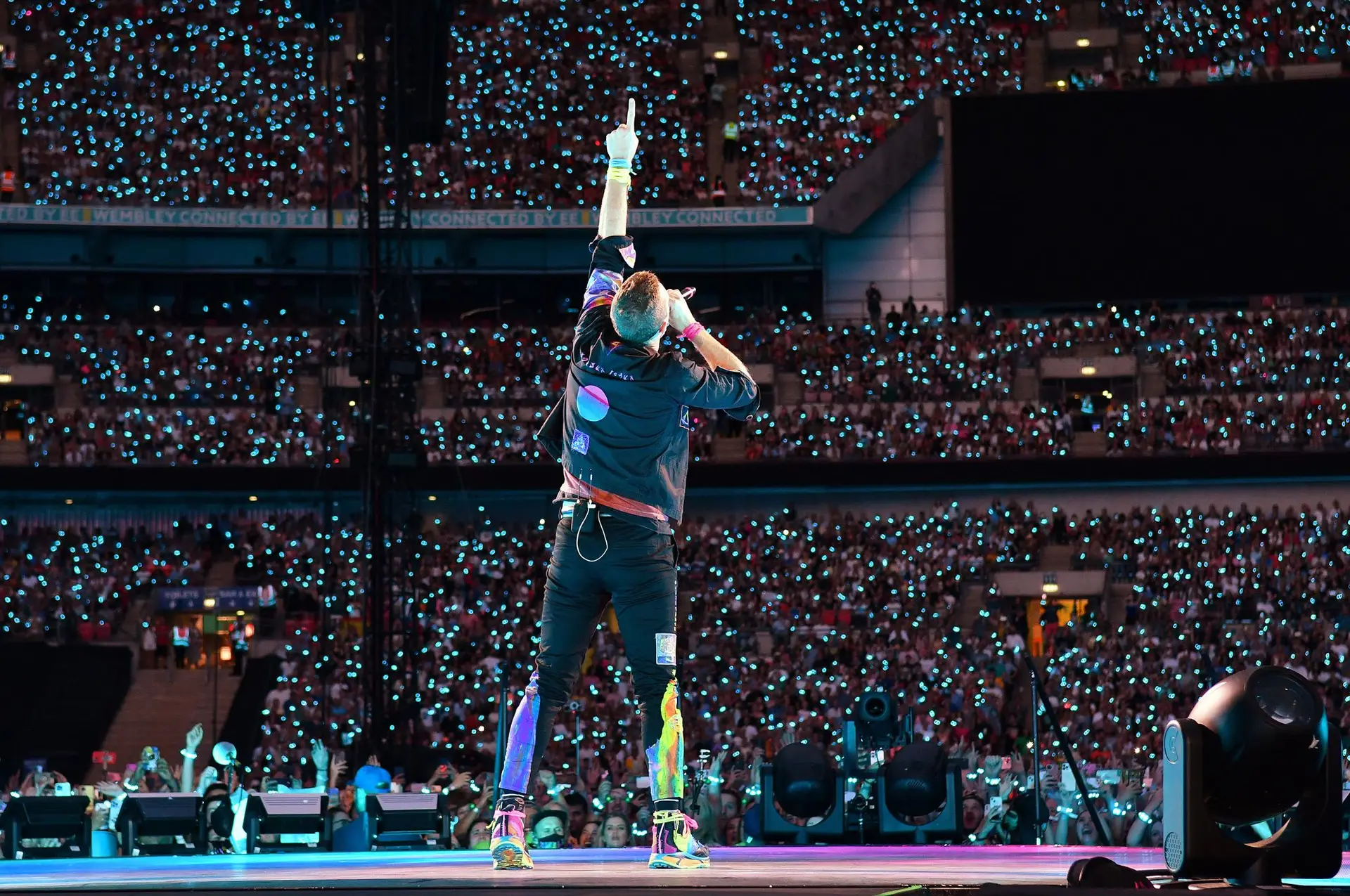 Fã de Coldplay que tatuou data de concerto cancelado torna-se viral ...