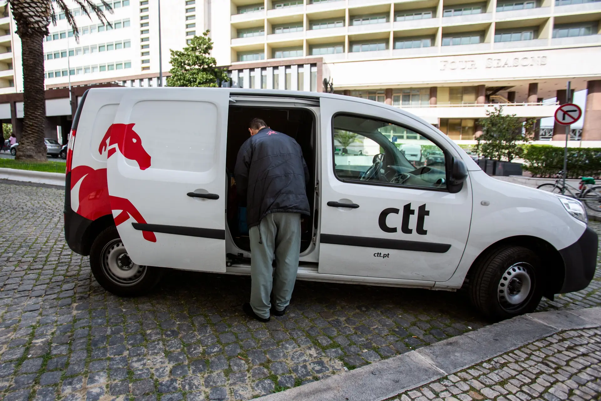 CTT contrariam Provedora de Justiça e garantem que "cumprem e sempre ...