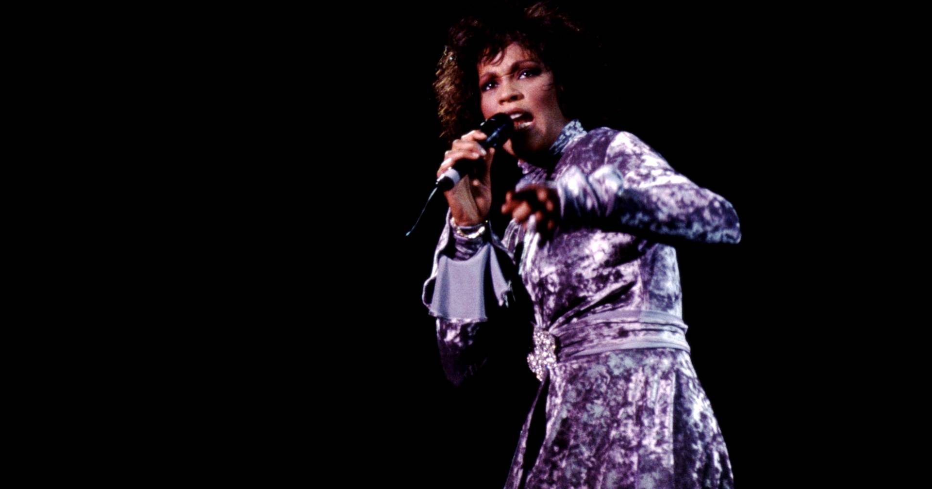 Divulgadas as primeiras imagens da 'biopic' de Whitney Houston - Expresso