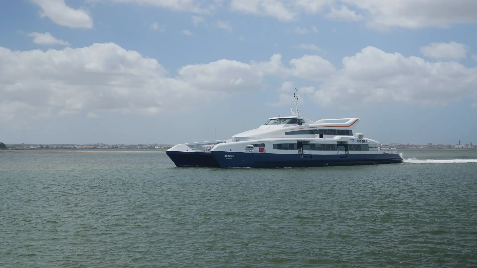 Compra de navios elétricos sem baterias: administração da Transtejo ...