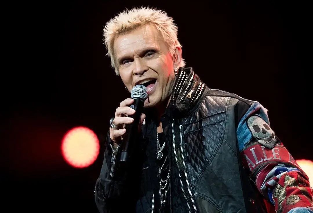Billy Idol recorda passado de drogas e o acidente que quase o matou ...