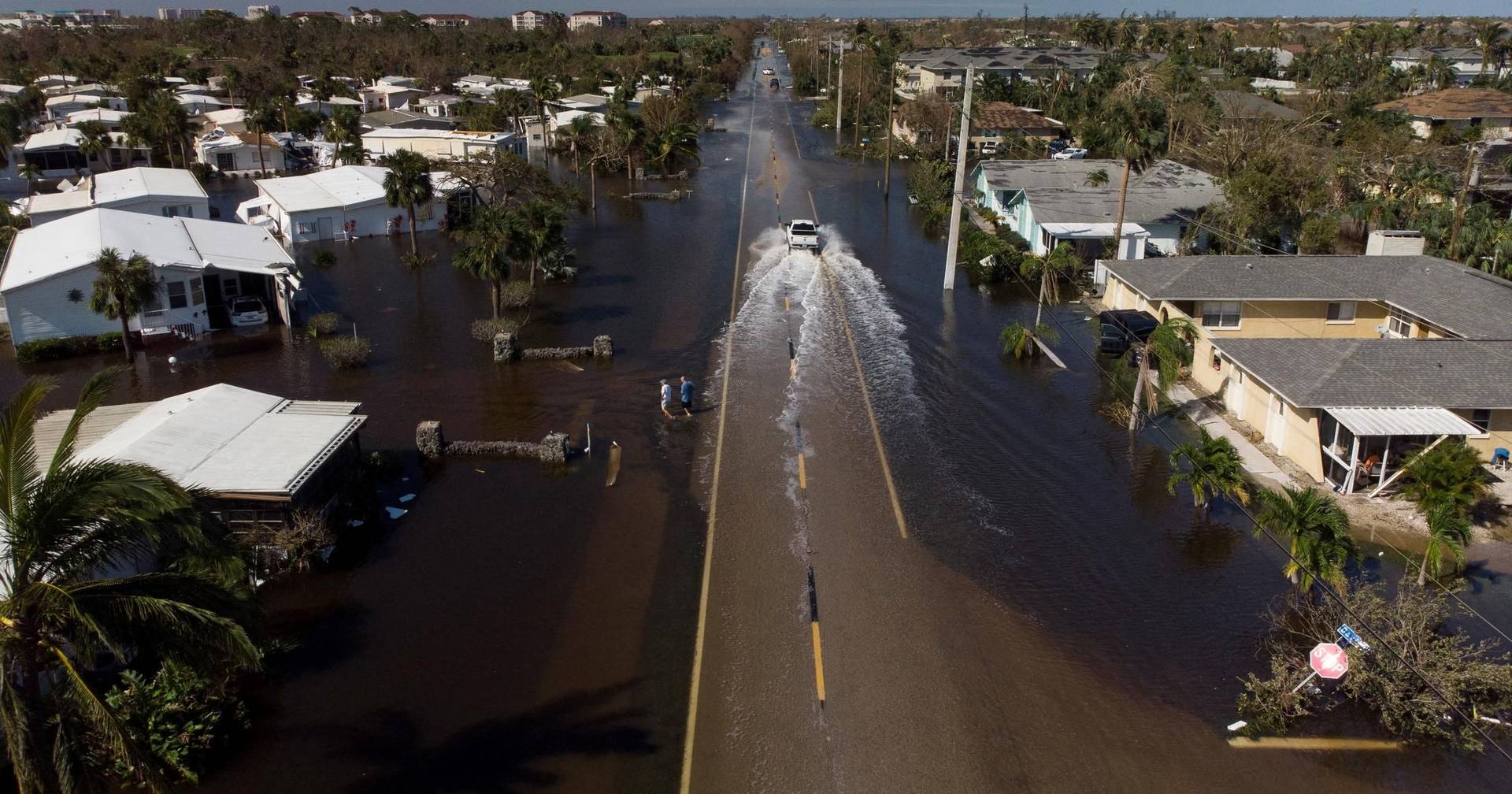 Estados Unidos registam 107 mortos com a passagem do furacão Ian - Expresso