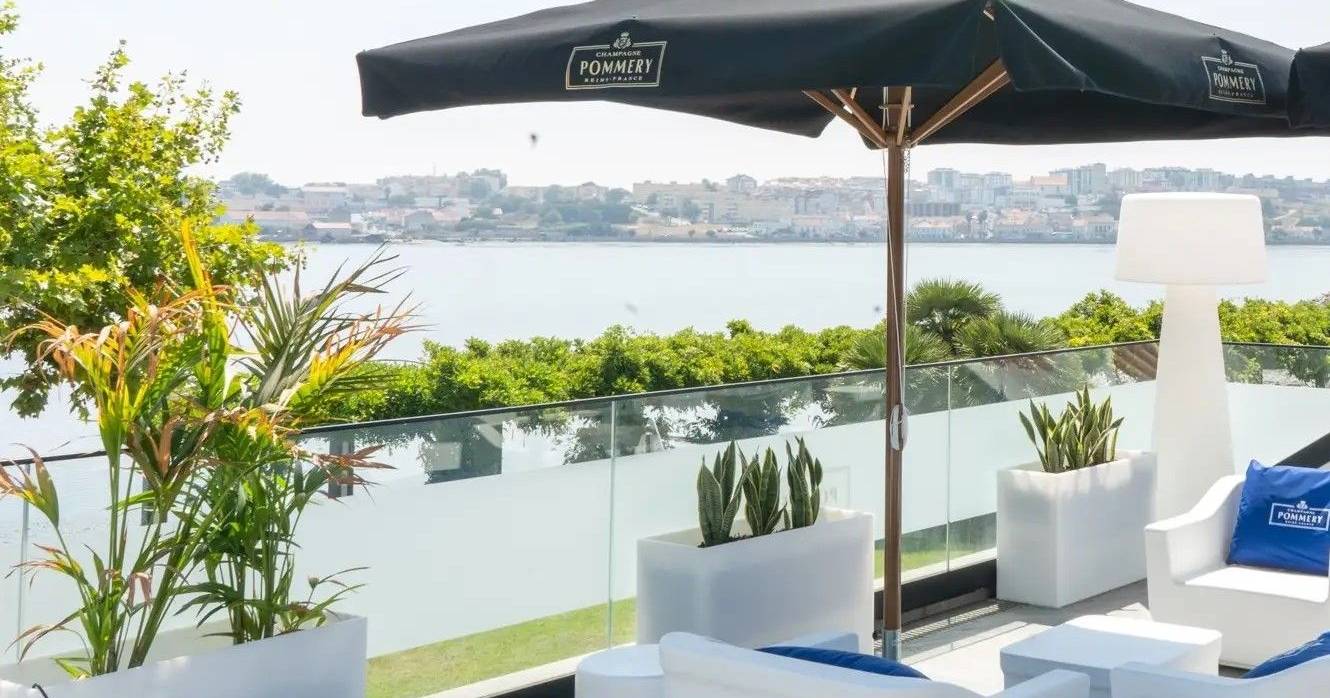 Marisqueira emblemática da margem sul reabre em nova morada e com ...