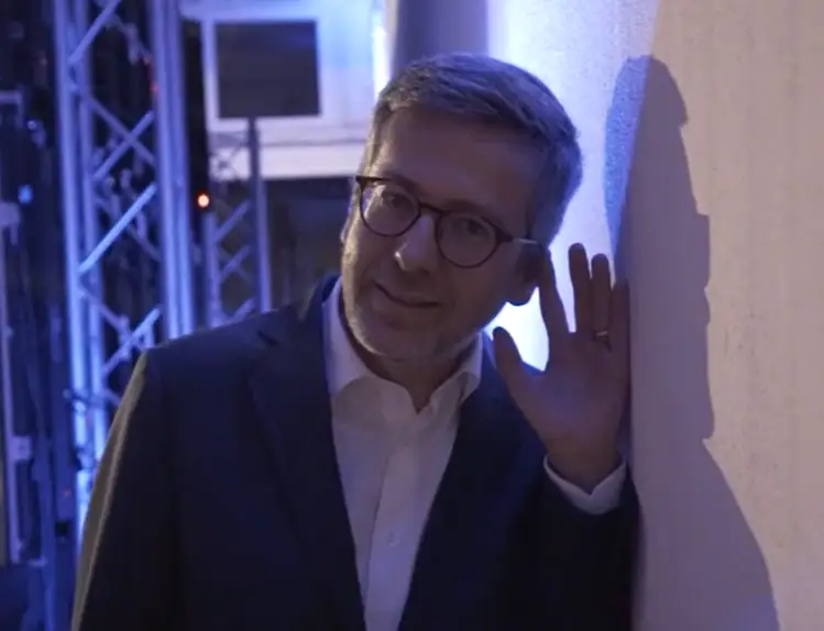 Carlos Moedas aterrou na Web Summit montado num unicórnio - Expresso