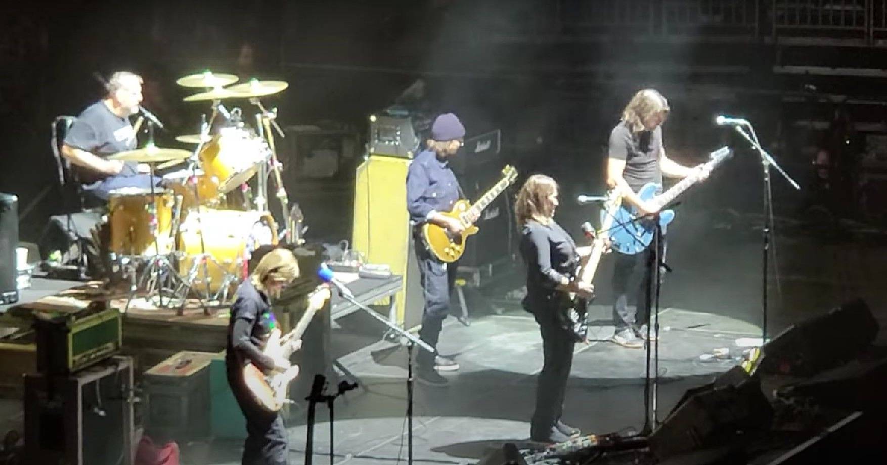 Dave Grohl juntou-se às Breeders para tocar clássico dos Pixies. Veja o ...