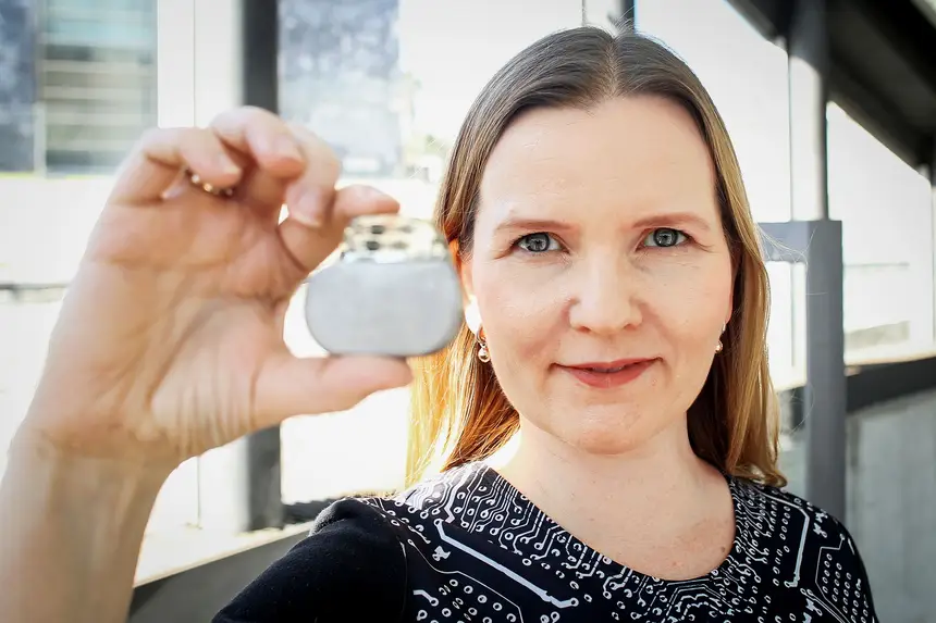 A hacker Marie Mou pirateou o seu próprio pacemaker para provar que era ...