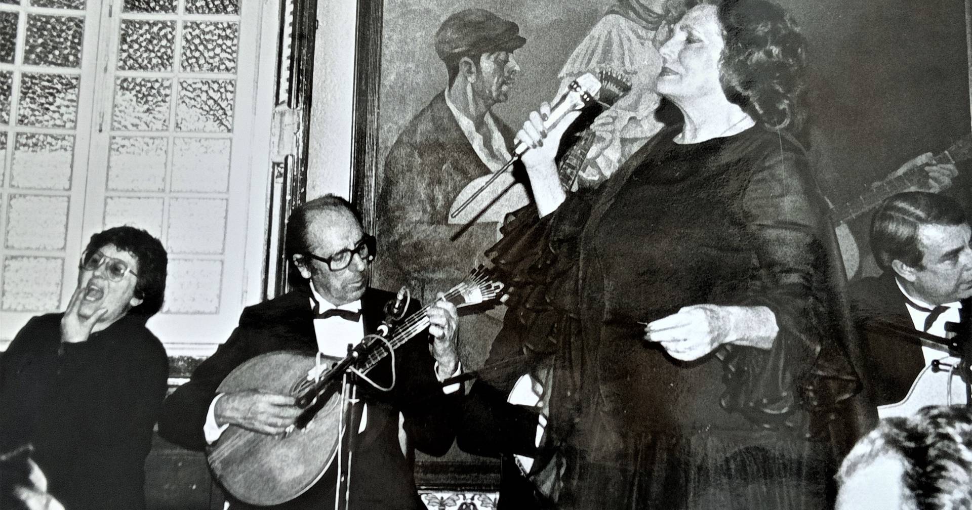 O fado nasceu em Portugal ou no Brasil? - Expresso