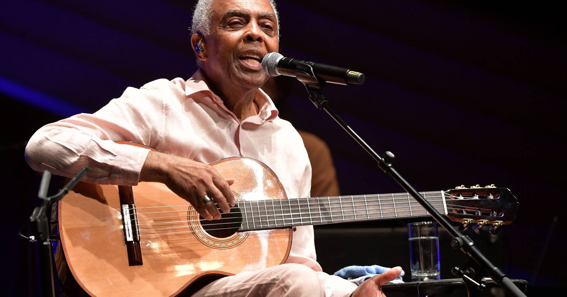 Gilberto Gil foi insultado por adepto brasileiro no Mundial de Futebol ...
