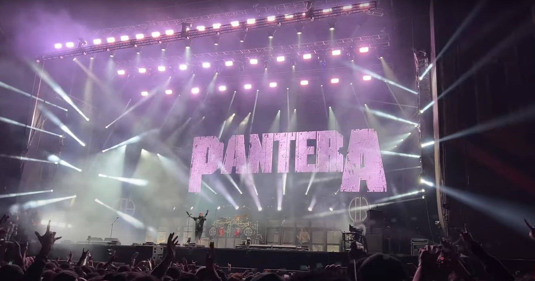 Pantera dão o primeiro concerto em mais de 20 anos: veja os vídeos e o ...
