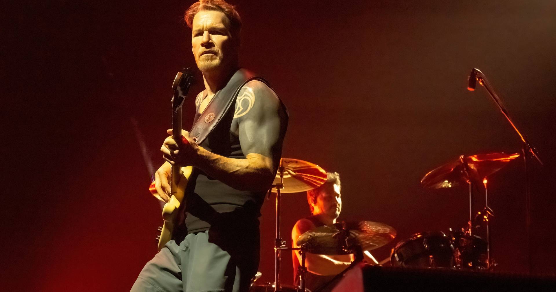Tim Commerford dos Rage Against the Machine está a lutar contra um ...