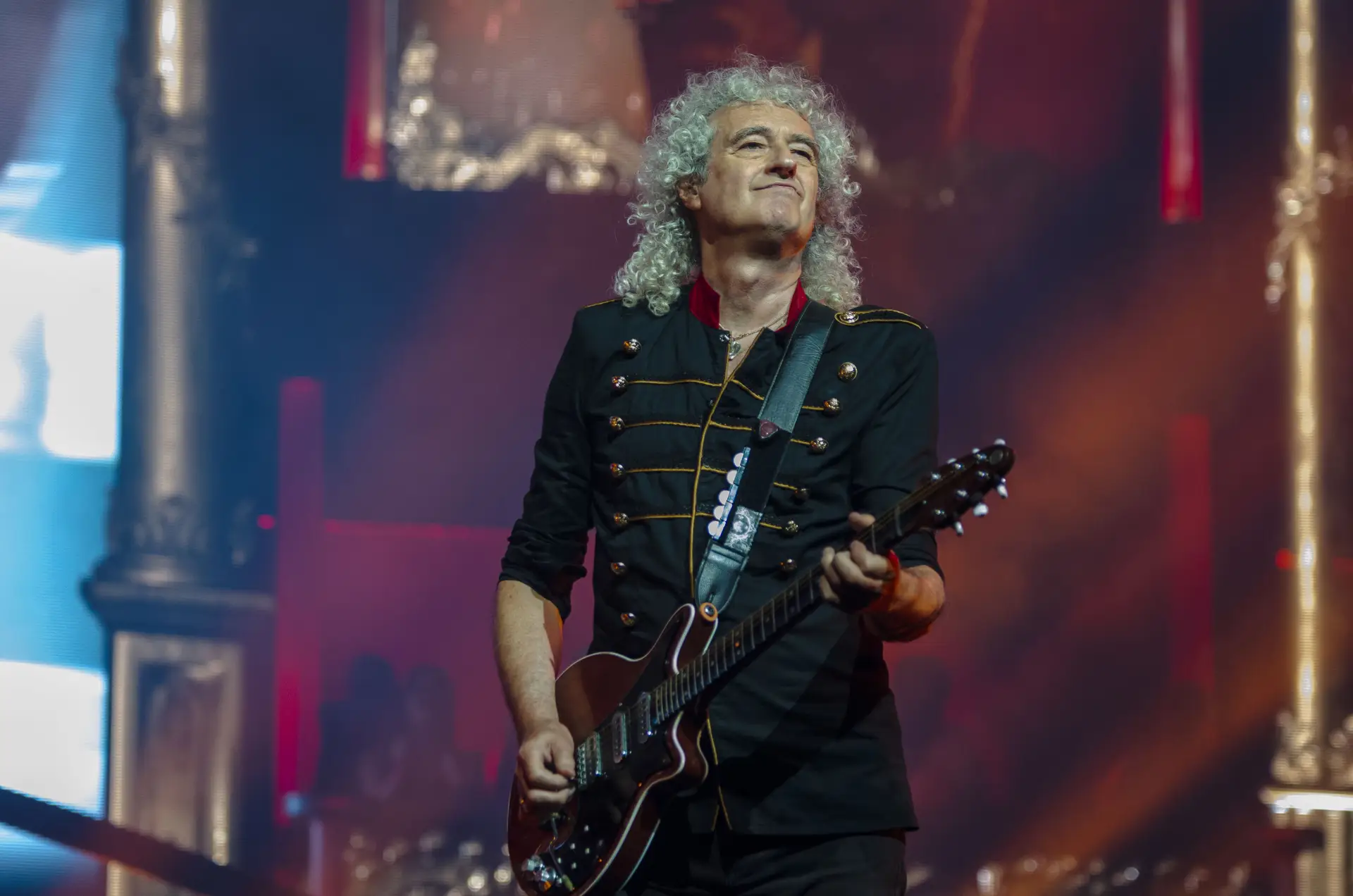 Brian May está “muito preocupado” com o facto de a editora dos Queen ...