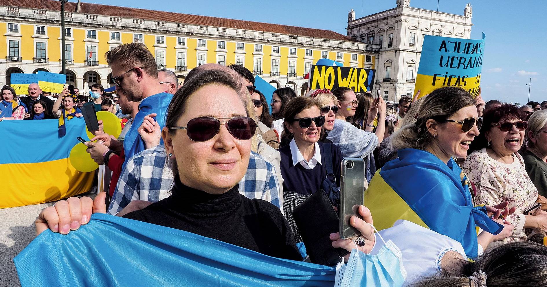 Ucranianos queixam-se à PGR de tradutora de russo do MP. Chama-se Olga ...