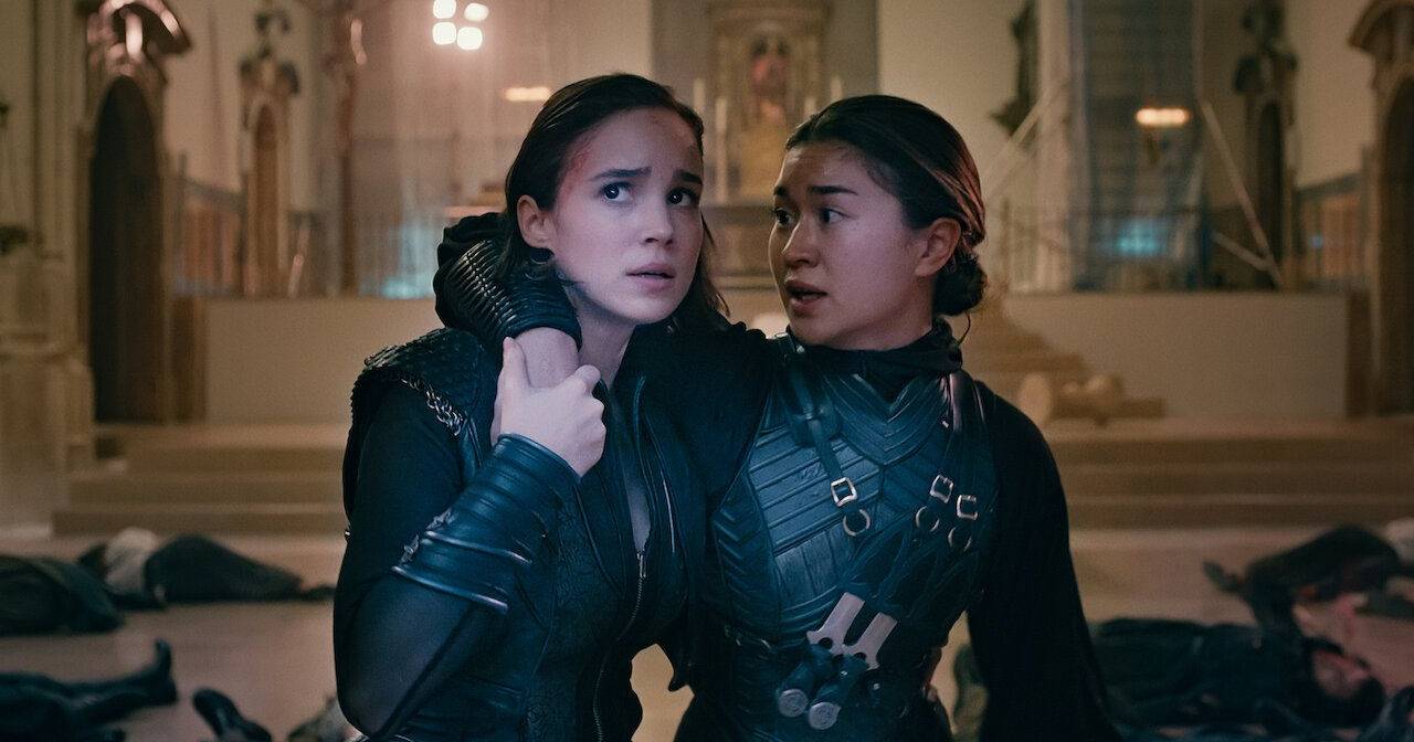 Fãs de “Warrior Nun” manifestam-se à porta da Netflix para salvar a ...