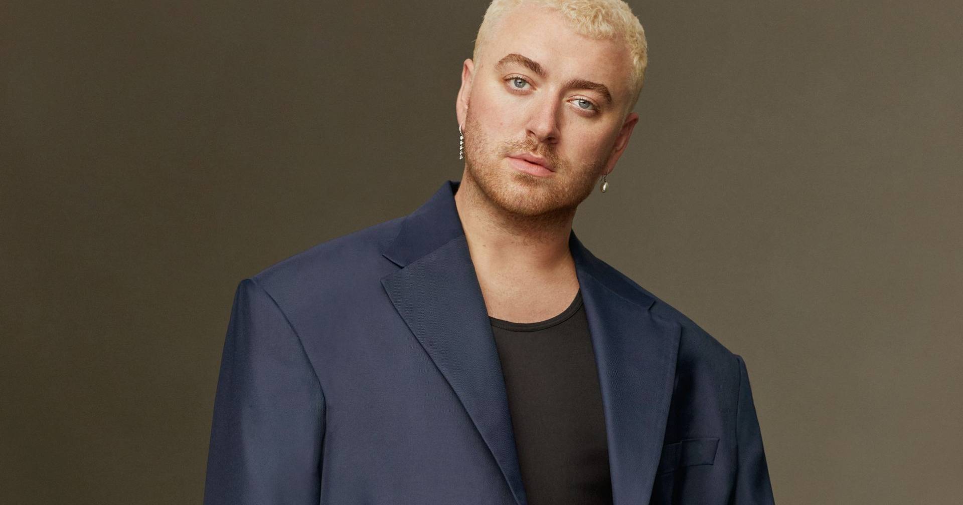 Sam Smith sofreu acidente de esqui que o deixou sem poder andar - Expresso