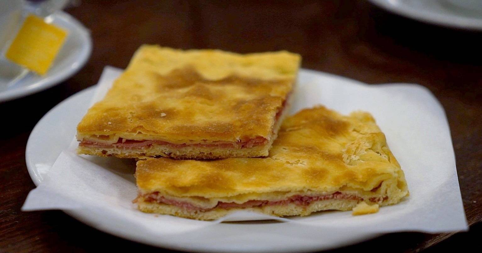 Ingredientes da região são o segredo da secular Bola de Lamego (VÍDEO ...