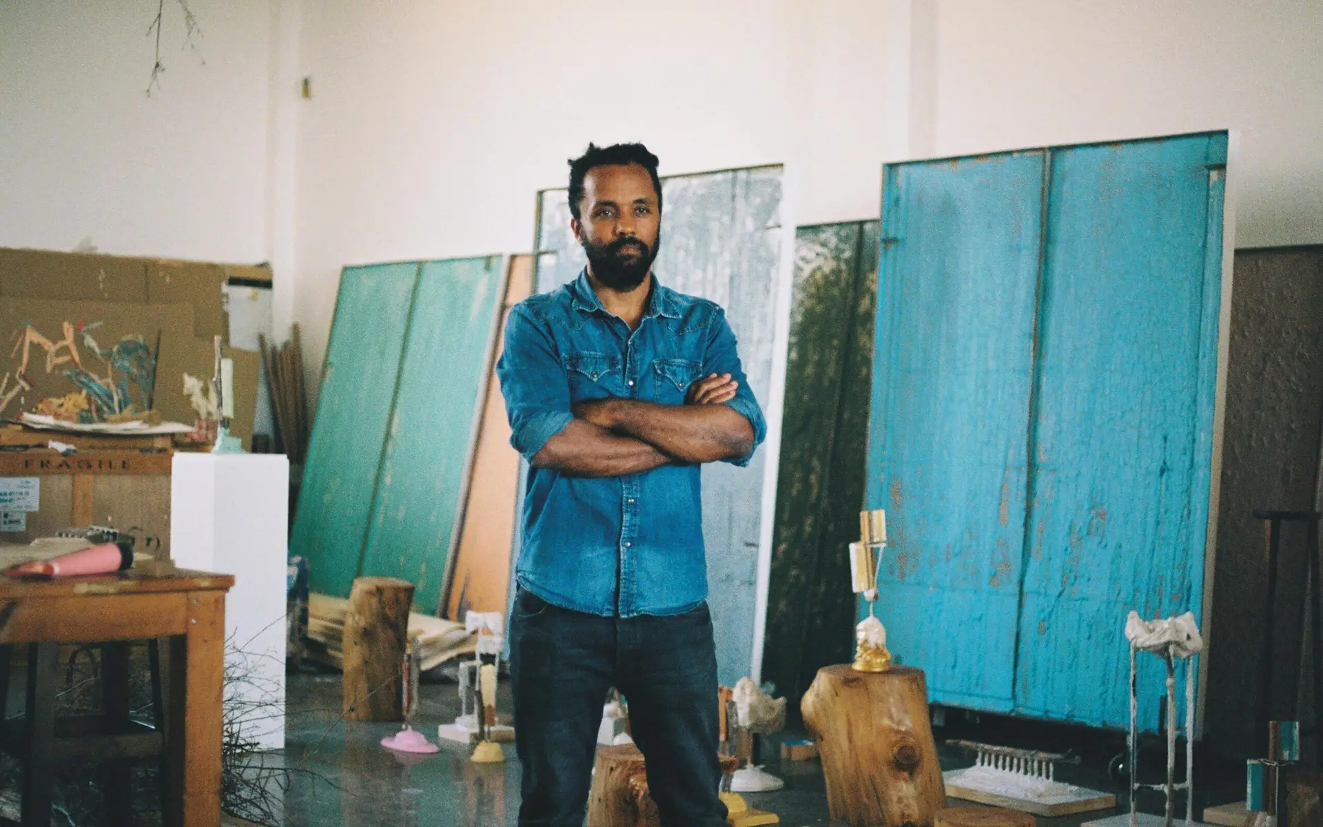 Carlos Bunga inaugura primeira exposição antológica em Espanha - Expresso